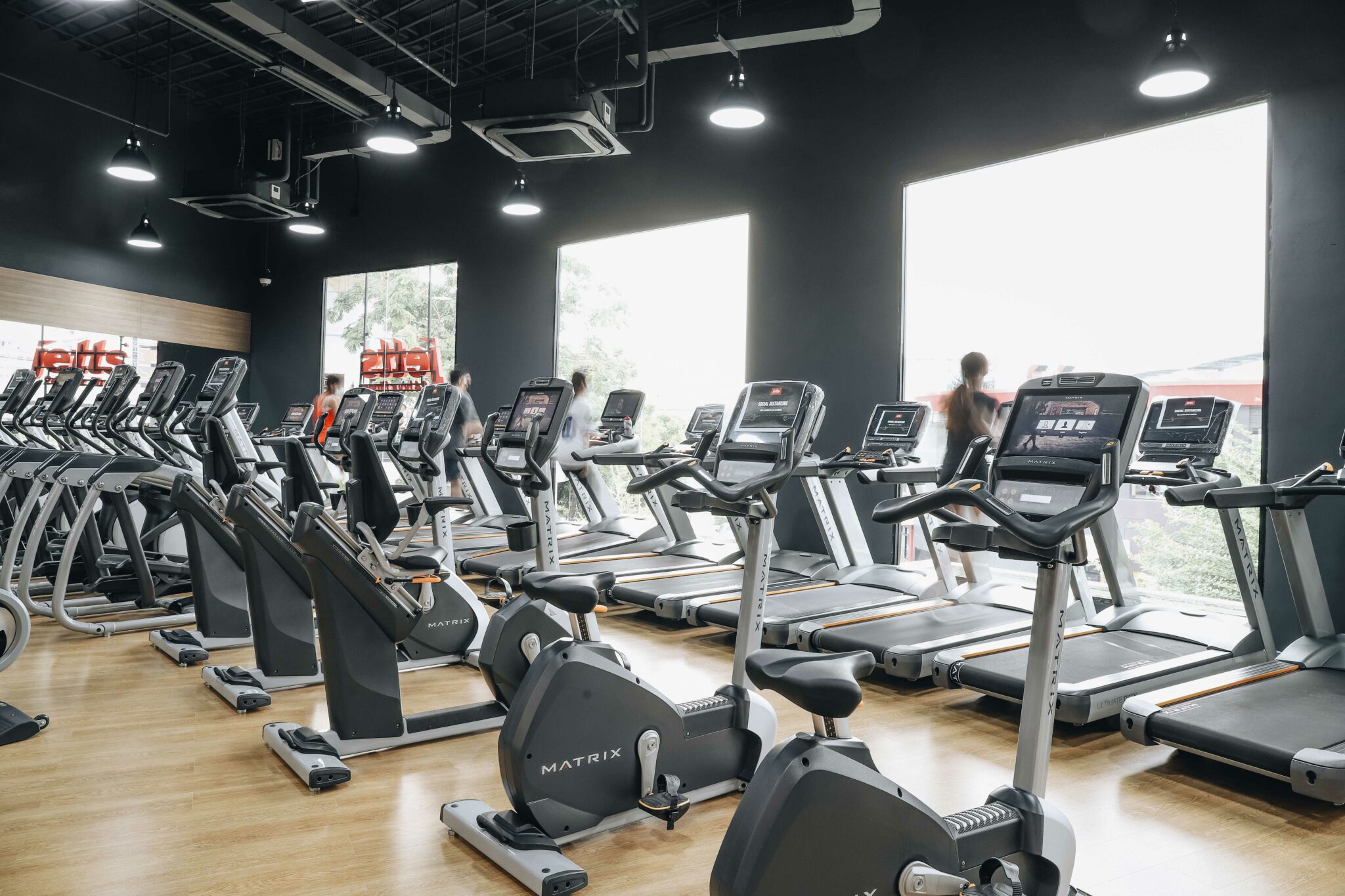 Amorini Ramintra - Jetts Thailand - Jetts 24 Hours Fitness