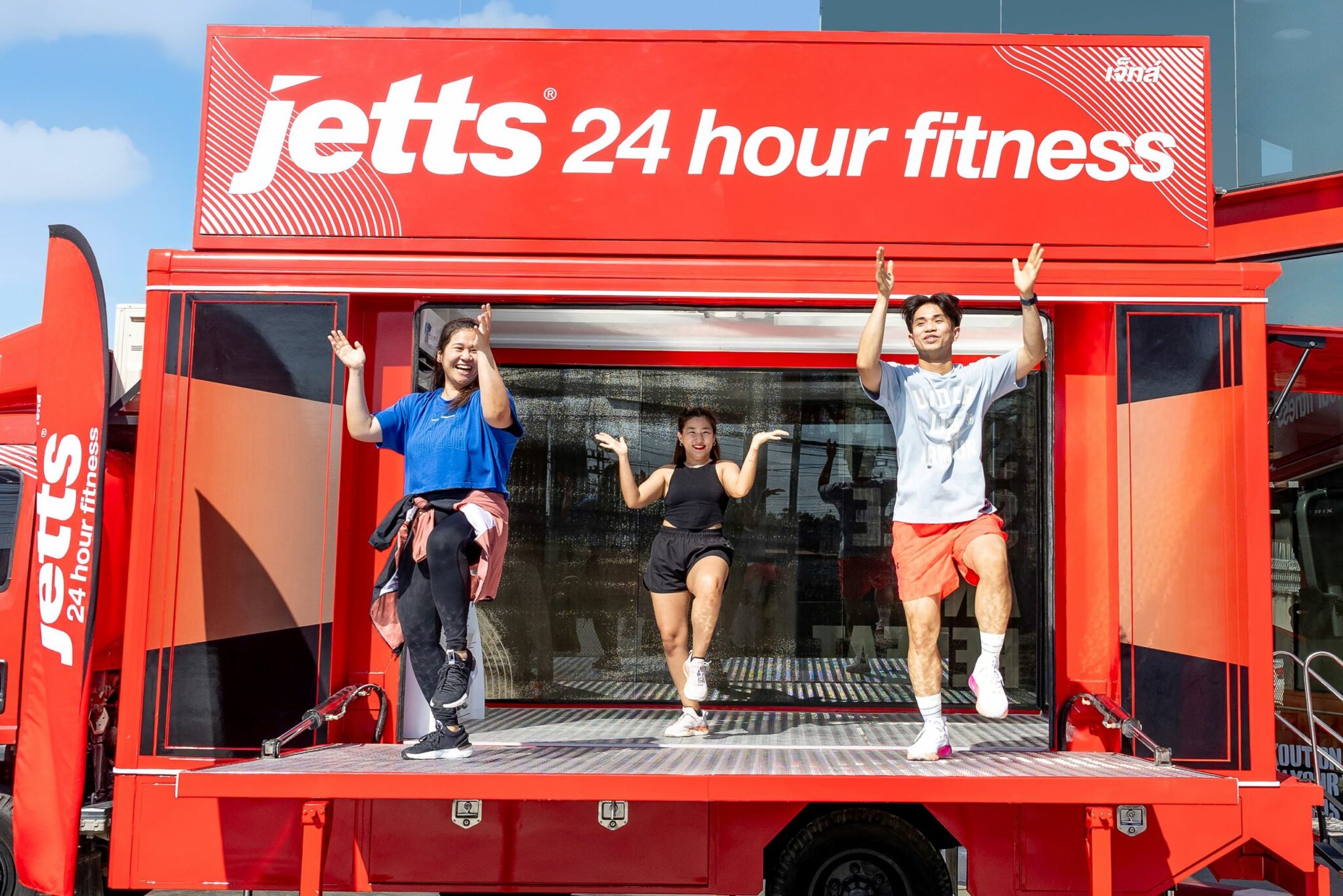 Jetts Lucky Truck - Jetts Thailand - Jetts 24 Hours Fitness